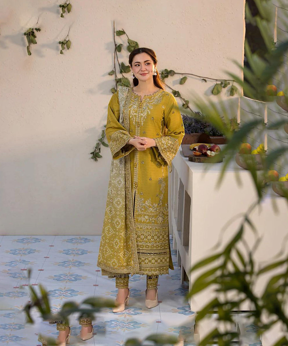 Lawn-3PC Embroidered Shirt with Digital Printed Jacquard Dupatta - 132 ...